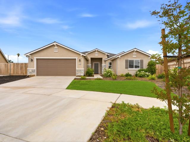 2198 W Ambassador Way, Hanford, CA 93230 | MLS #241339