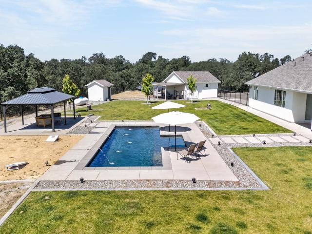 21999 Los Altos Drive