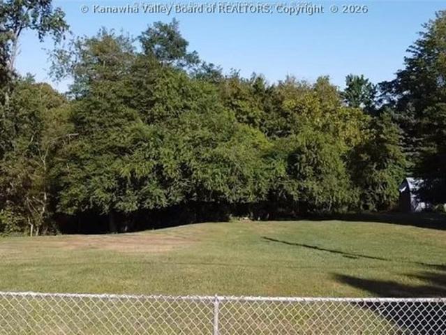 2199 Oakridge Dr, Charleston, WV 25311
