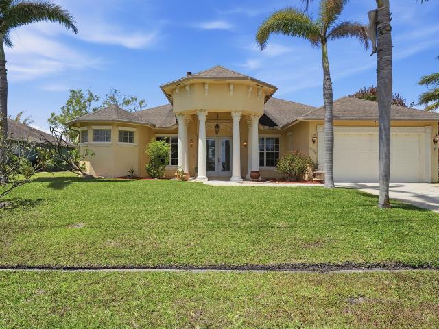 2199 SE Heathwood Cir, Port St. Lucie, FL 34952 | MLS #B26019