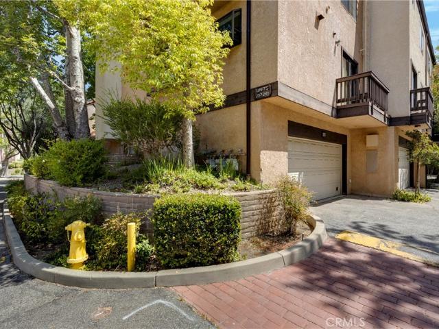21900 Marylee St, Unit 257, Woodland Hills, CA 91367 | MLS #SR26094 | Compass