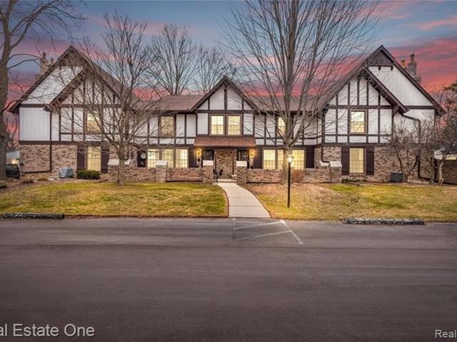 21901 Shore Pointe Ln Unit 39, Saint Clair Shores, MI 48080