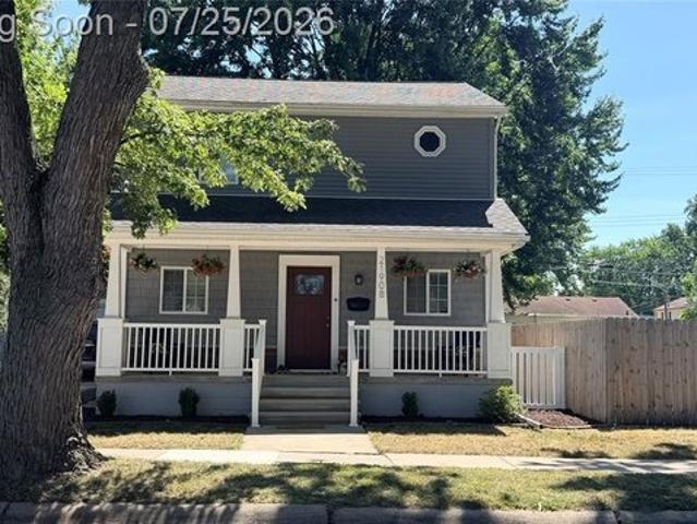 21908 Rosedale St, Saint Clair Shores, MI 48080