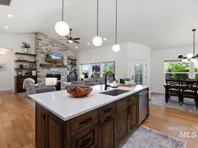 2190 Canyon Village Circle