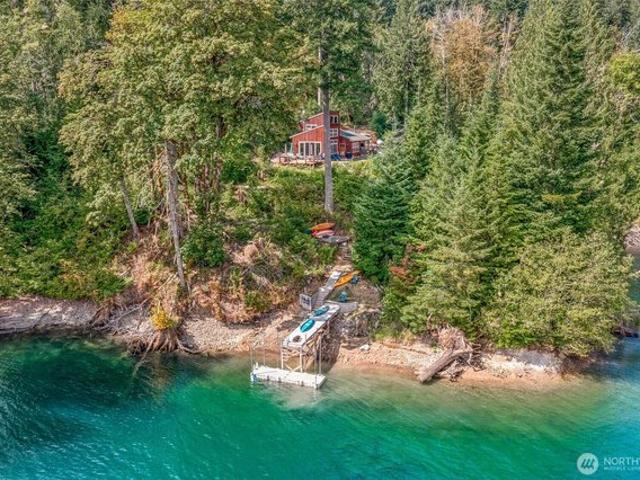 2190 W Cushman Ridge Dr, Hoodsport, WA 98563