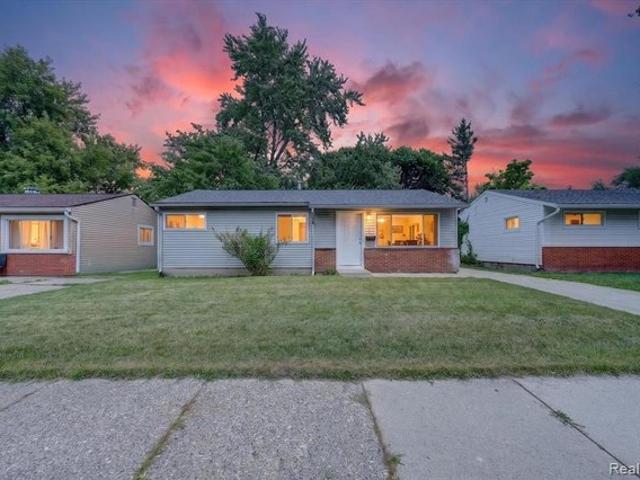 21910 Eastwood St, Oak Park, MI 48237
