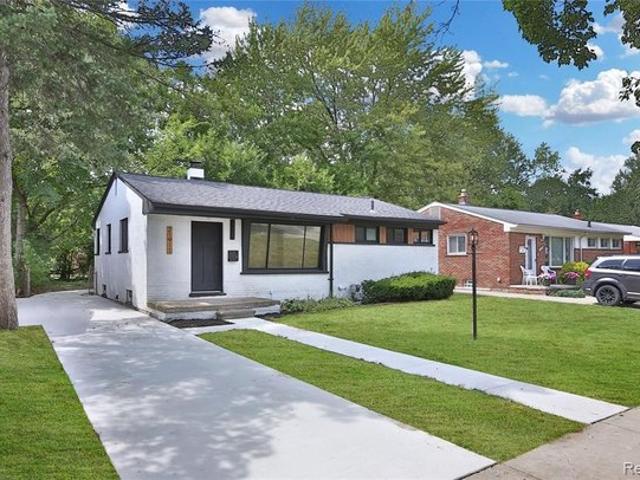 21911 Whitmore St, Oak Park, MI 48237