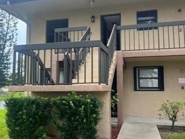 21911 Lake Forest Cir Apt 201, Boca Raton, FL 33433