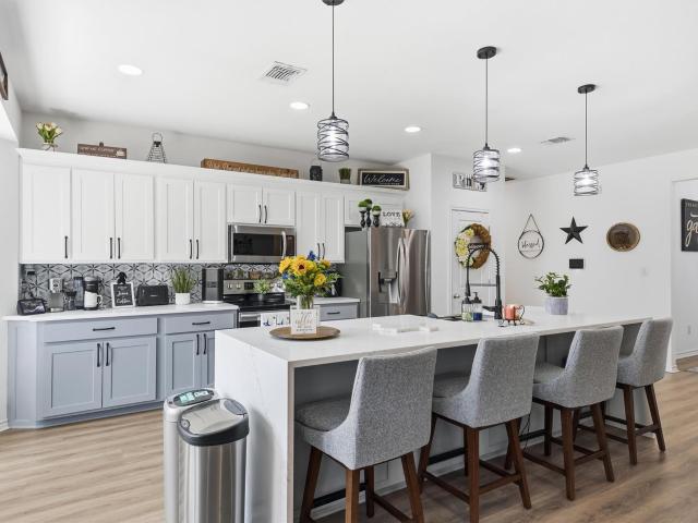 21911 Moffat Dr
