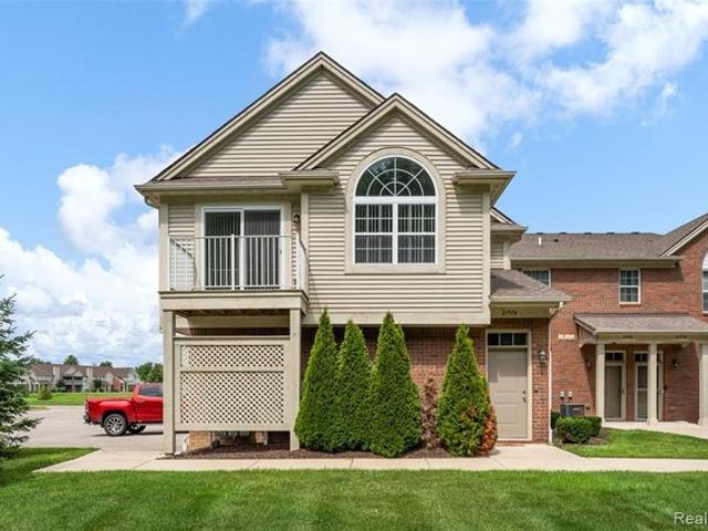 21914 Aberdeen Dr Unit 30, Macomb Township, MI 48042