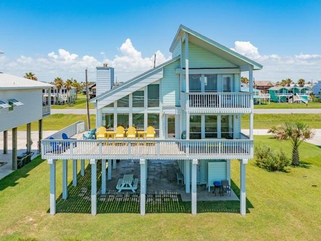21916 Kennedy Dr, Galveston, TX 77554