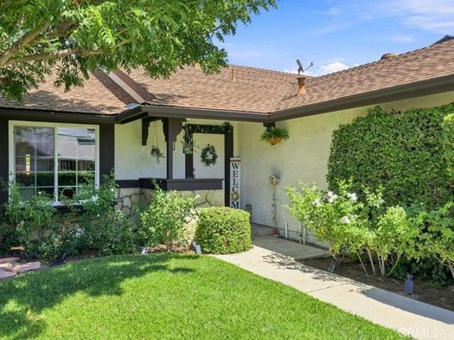 21919 Grovepark Dr, Santa Clarita, CA 91350
