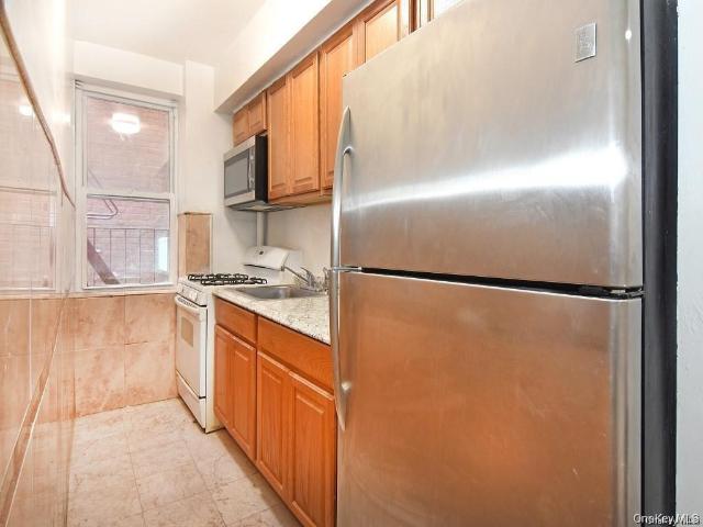 2191 Bolton St 3E