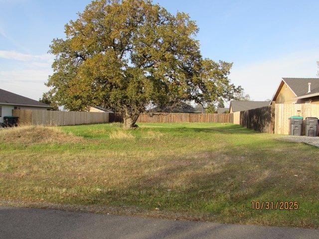 21926 Feather River Pl, Lake California, CA 96022