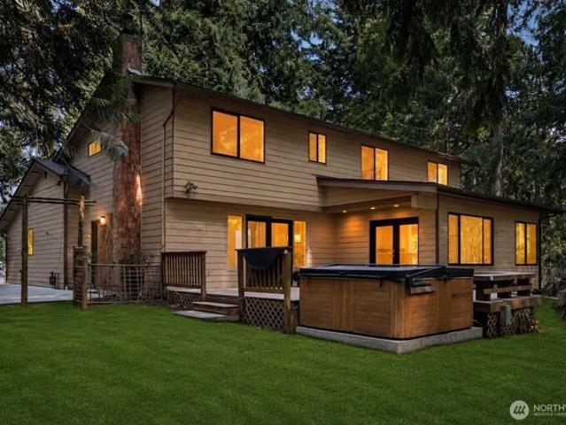 21926 SE 37th St, Sammamish, WA 98075