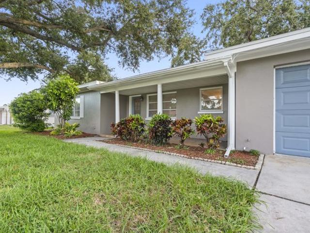 2192 Belmar Dr, Belleair Bluffs, FL 33770