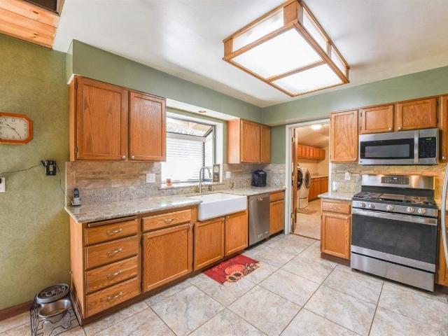 21932 Phoenix Lake