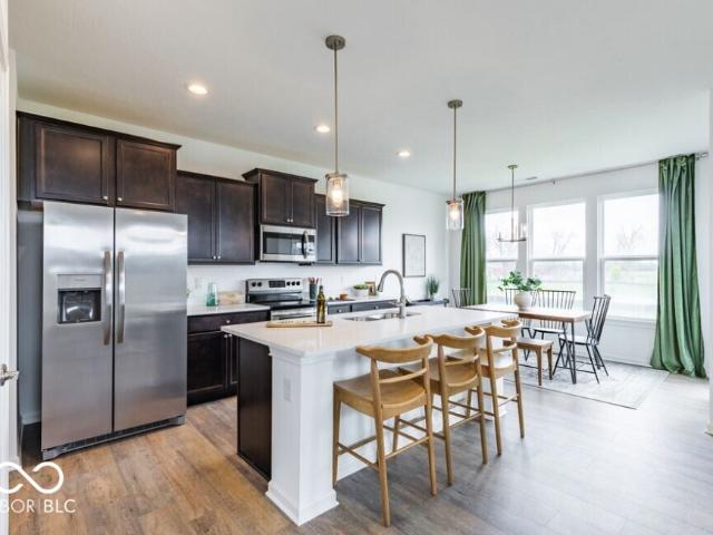 2193 Aviary Lane