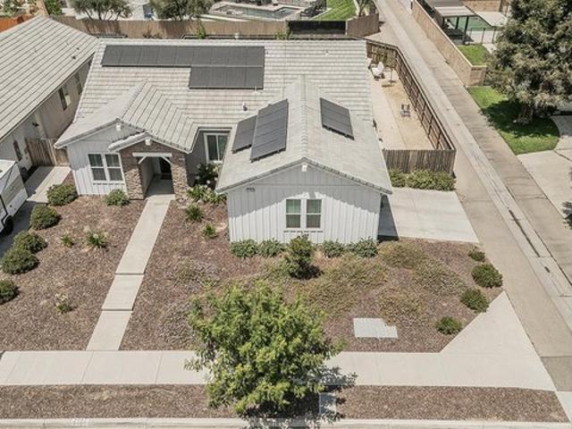 2193 E Kamm Ave, Kingsburg, CA 93631