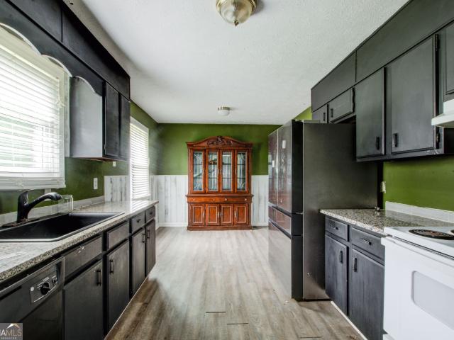 2193 Kings Forest Drive SE