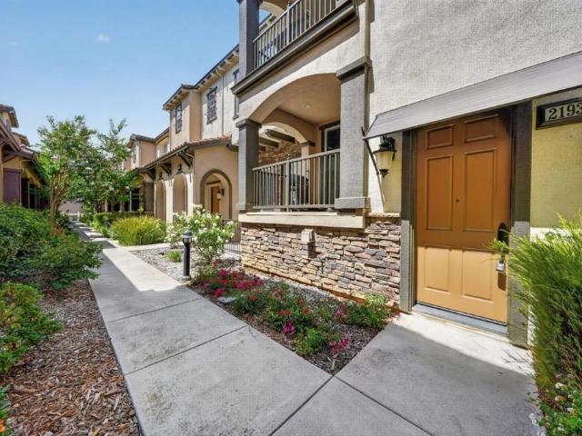 2193 Santoro Lane