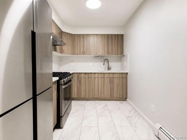 219 3 th Avenue 36A