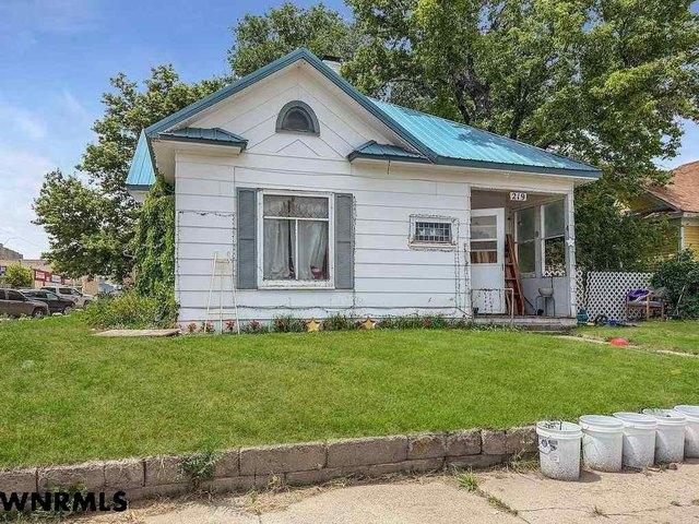 219 3rd St, Crawford, NE 69339