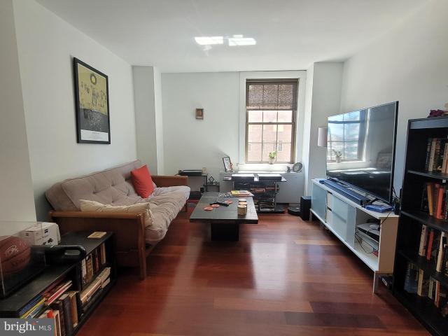 219 29 S 18th St, Unit 1414, Philadelphia, PA 19103 | MLS #PAPH2604 | Compass
