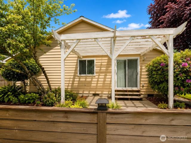 219 7TH Street NE