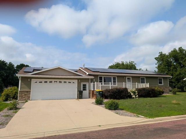 219 5th St SE, Madelia, MN 56062