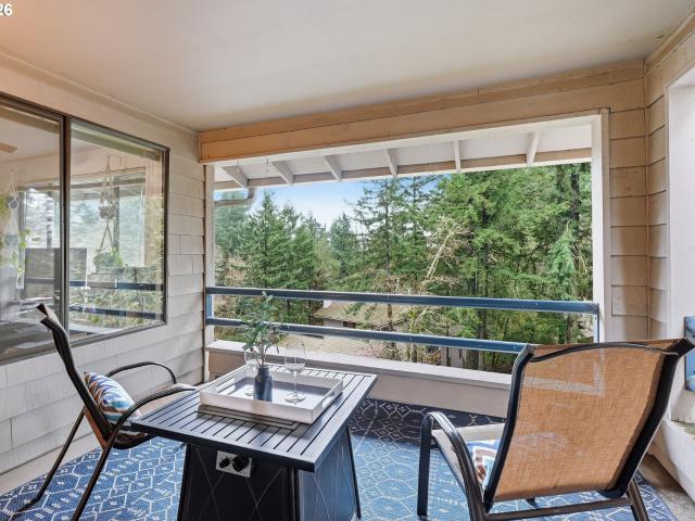 219 Cervantes Cir, Unit 219, Lake Oswego, OR 97035 | MLS #517727