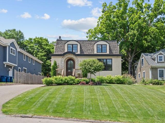 219 Chicago Ave N, Wayzata, MN 55391