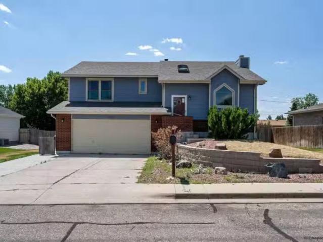 219 CUSTER ST, CHEYENNE, WY 82009 Single Family Residence For.