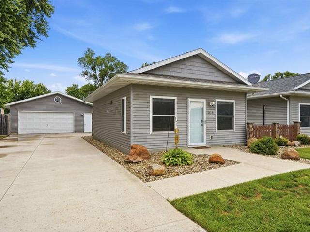 219 and 221 Collins Ave, Evansdale, IA 50707