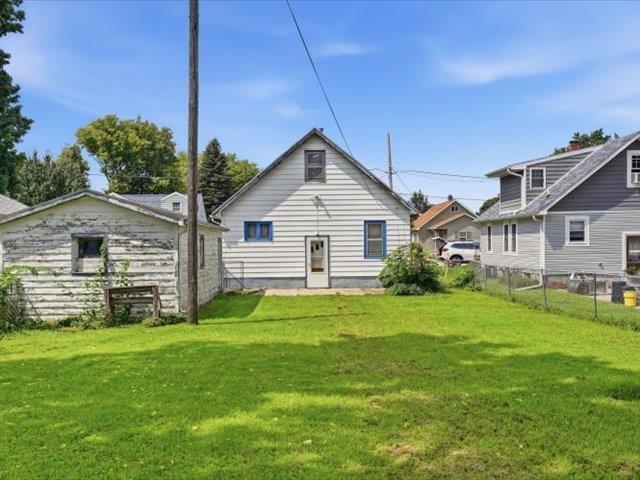 219 Ave E