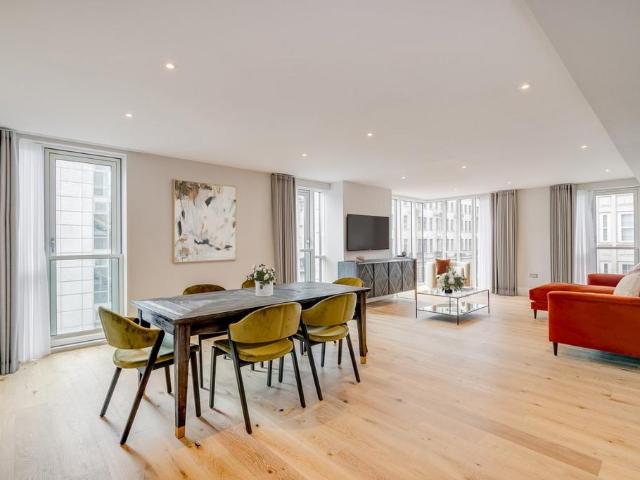 219 Baker, Baker Street, Marylebone, NW1 3 bed apartment to rent £9,546 pcm £2,203 pw