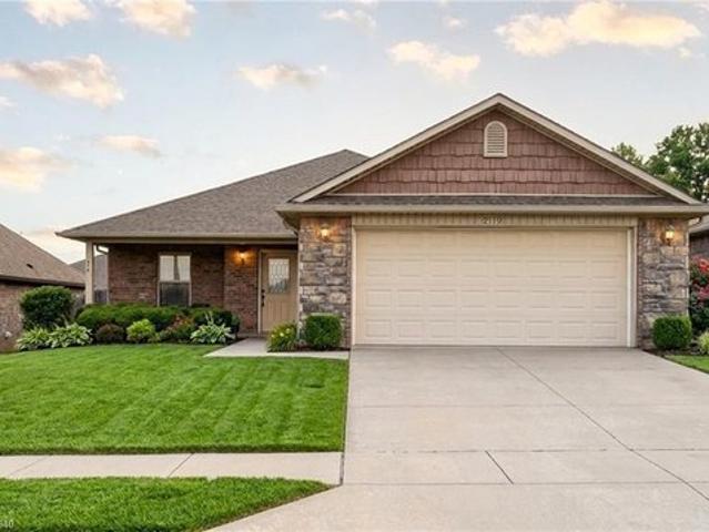 219 Bridgewater Dr, Barling, AR 72923