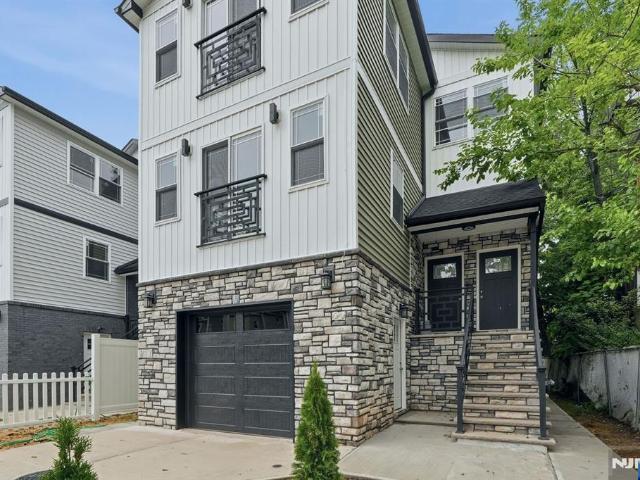 219 Burnett Street