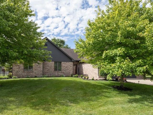 219 Deer Trace Ct, Pittsboro, IN 46167