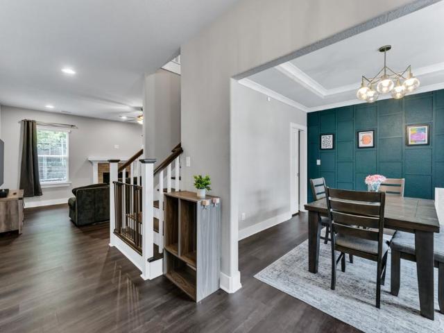219 Dunway LN