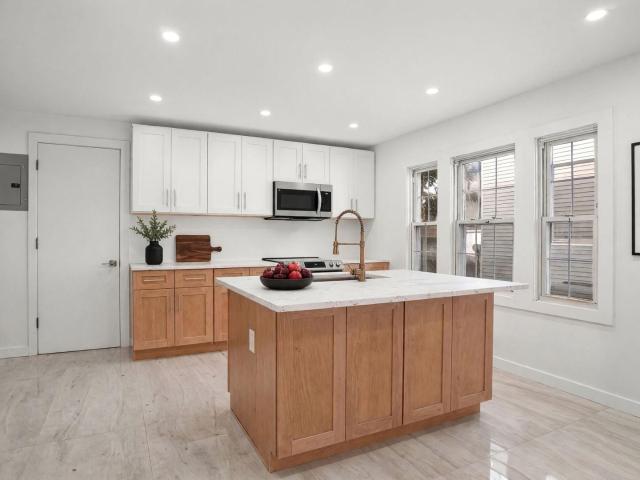 219 E 238th Street