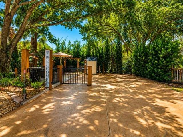 219 E Appaloosa Trl, River Ranch, FL 33867