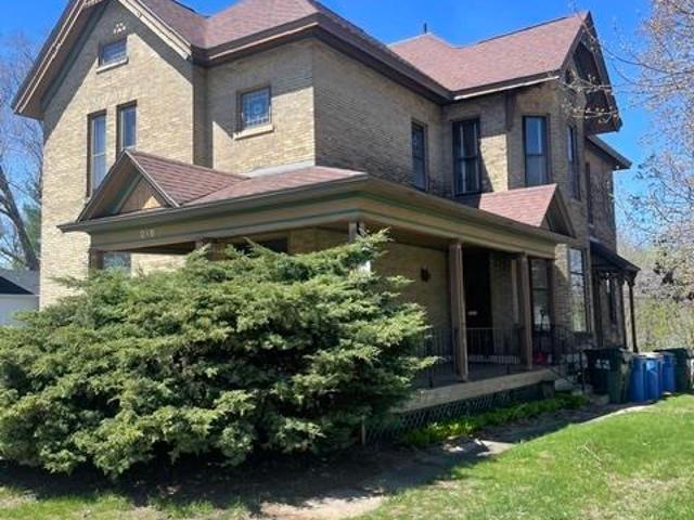 219 E Conant Street