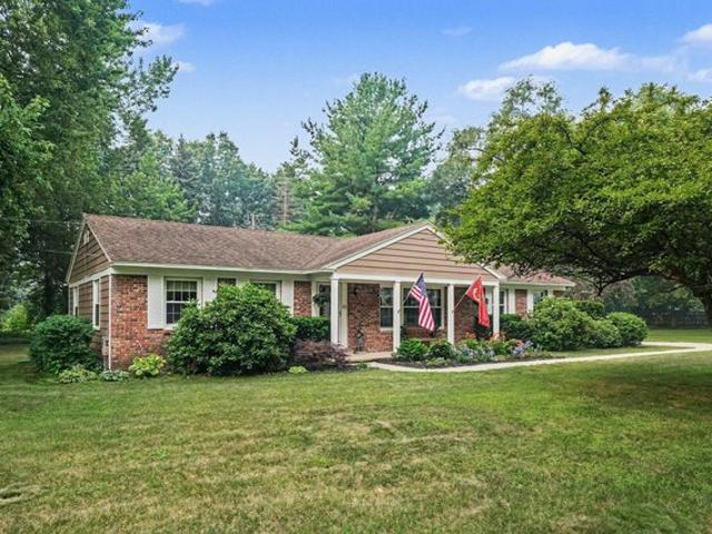219 E Jackson St, Allegan, MI 49010