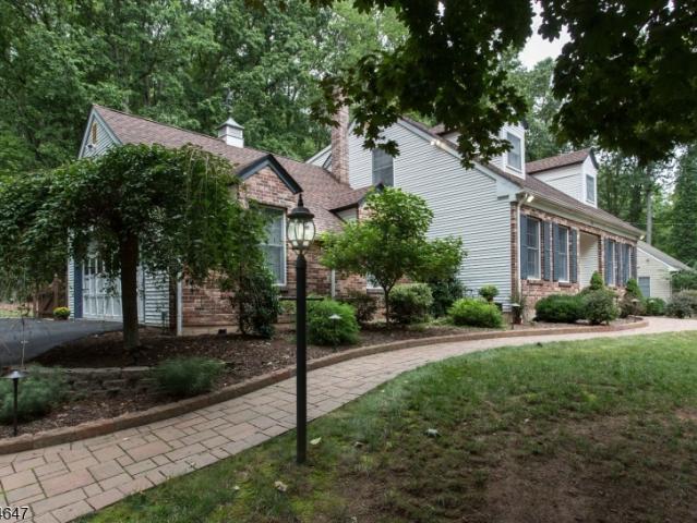 219 E Mountain Rd