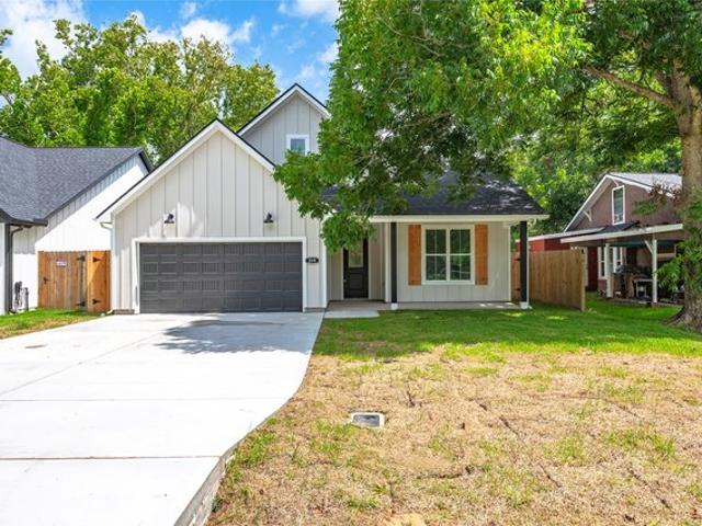 219 E Southland Ave, Alvin, TX 77511