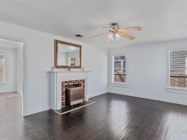 219 E Slattery Boulevard