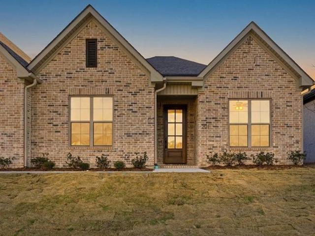 219 Edgewood Cir, Little Rock, AR 72223