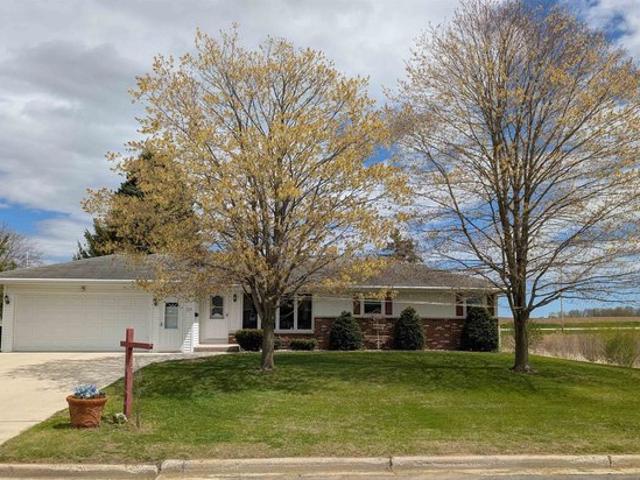 219 Elm St, Whitelaw, WI 54247