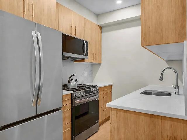 219 Frost Street, Unit 2R | Compass